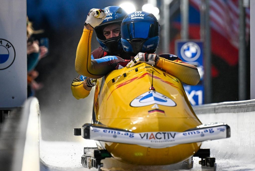 Gold bei der Weltmeisterschaft in St. Moritz im Bobsport - Olympiastützpunkt Brandenburg